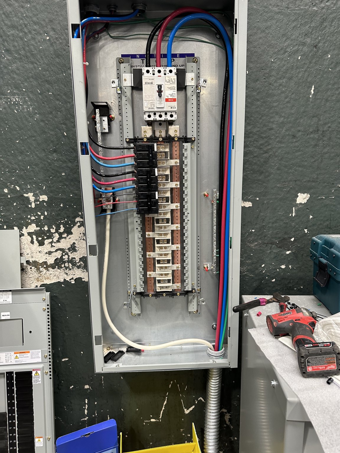 MCC Electric | 24 Hour Electricians in Chicago | Electrical Services